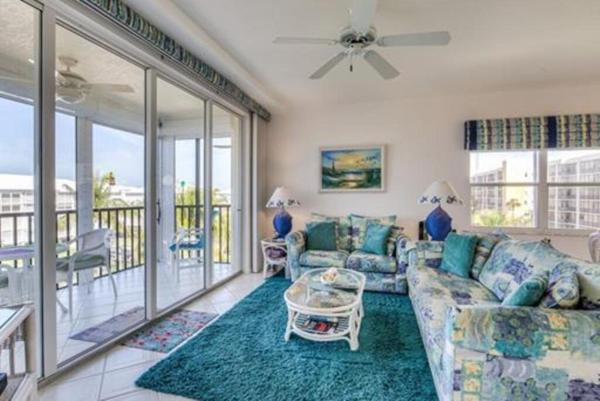 Three Bedroom Condo With Canal Views - Bonita Springs, FL