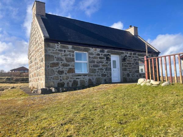 Hebviu Traditional Hebridean Cottage - Barra