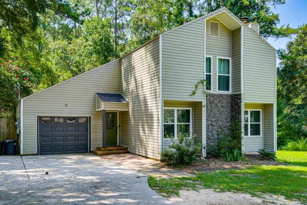 Daphne Home W/ Deck: Close To Beaches & Parks! - Daphne, AL