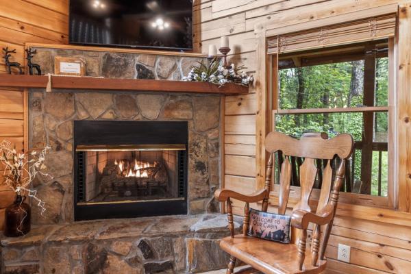 Mountain Log Cabin Near Asu With Soaking Tub & Views - Boone, NC