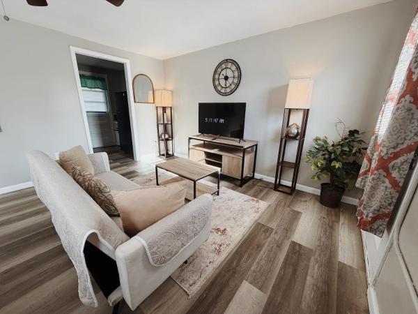 Historic 1br Apt 2 Queen Beds Near Vsu & Sgmc - Valdosta State University, Valdosta