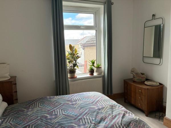 Bright Double Room In A Peaceful Home - Cardiff