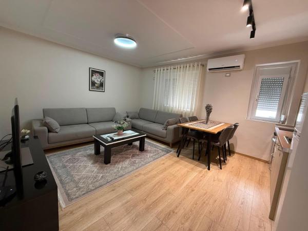 Lenci's Apartment - Berat