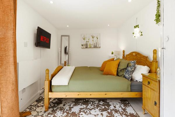Garden Studio En-suite - Staines-upon-Thames