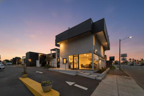 The Snoozzz Inn - Eureka, CA