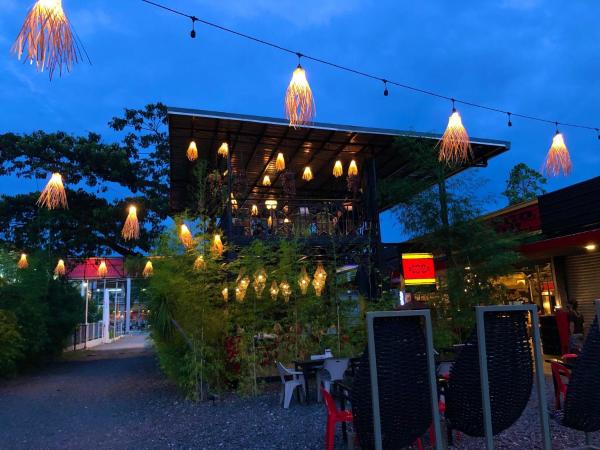 Cafe Moto Hostel - Puerto Princesa