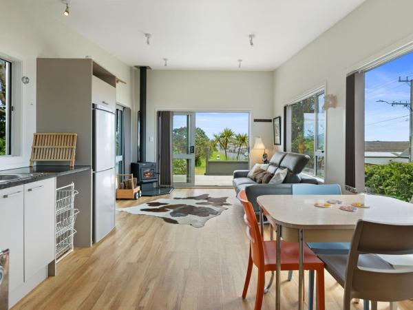 Funky In Fitz - Relax And Enjoy - Taranaki