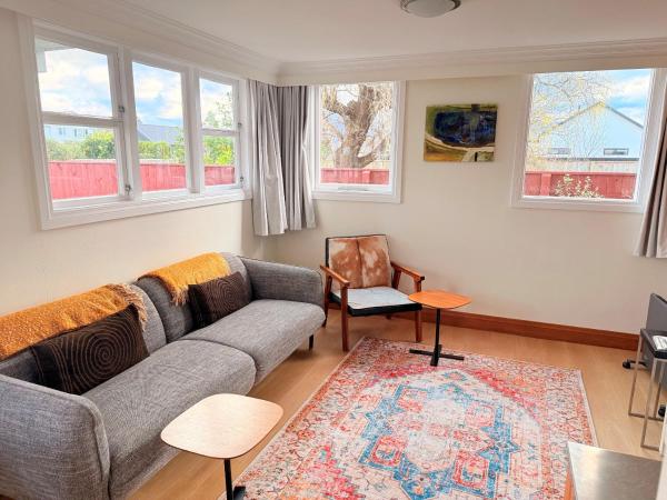 Farley Avenue Turret & Lounge - Wairarapa