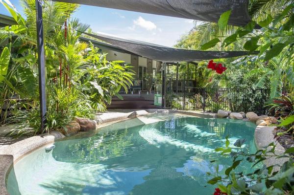 Whispering Palms - Townsville