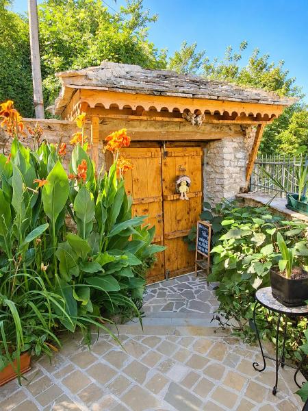 "Villa 70" Guesthouse - Albania