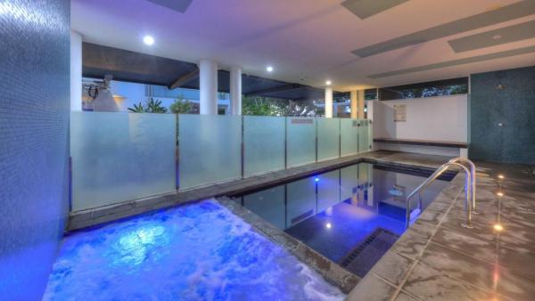 Maggies Beachfront Apartment 2 - Magnetic Island
