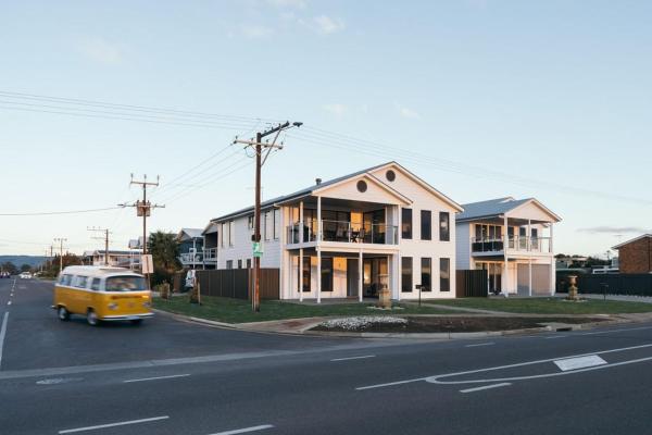 Villa Rossi Esplanade 4 Bdrm 2 5 Bath 2 Lounge - Adelaide