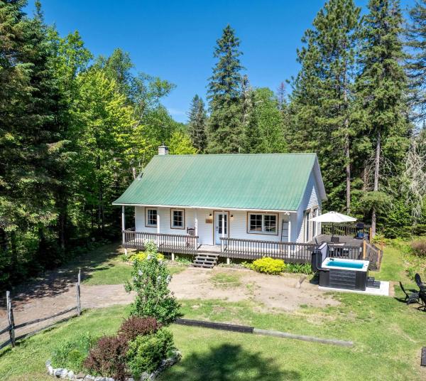 Pool Table Et Nature - Chalet De La Riviere - Shawinigan
