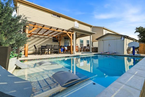 Pool Escape Nr Sea World Hot Tub Bbq Pool Table - Lackland AFB, TX