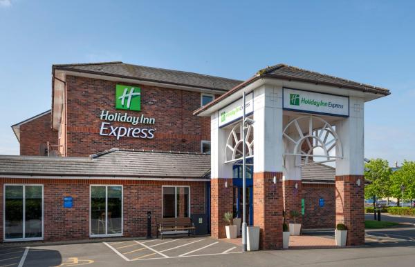Holiday Inn Express Lichfield By Ihg - Sutton Coldfield