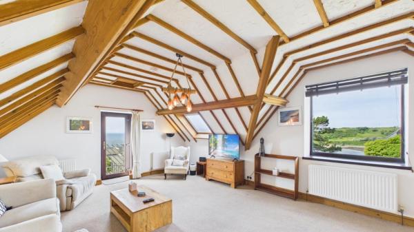 Hairpin Cottage - 2 Bed Holiday Home - Langland - Mumbles