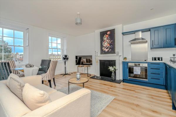 Elegant Clifton Village Apartment - Bristol