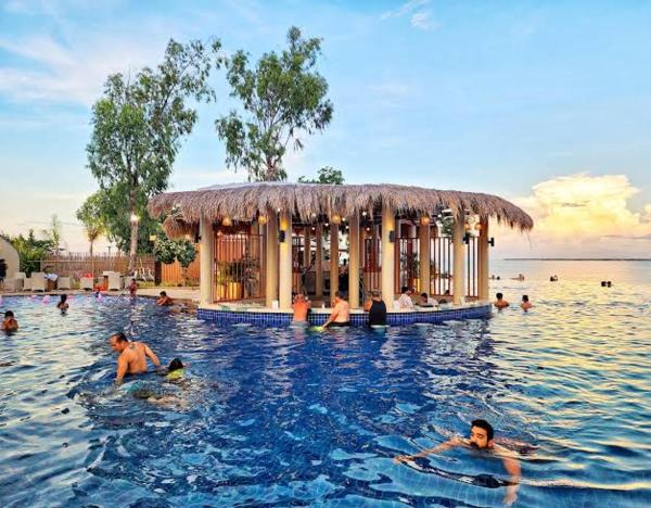 8 Boulevard Newtown Mactan - Philippines