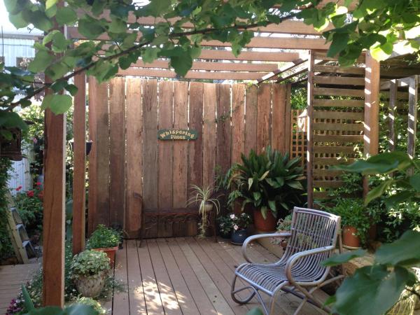 Whispering Pines Bed And Breakfast - Collie