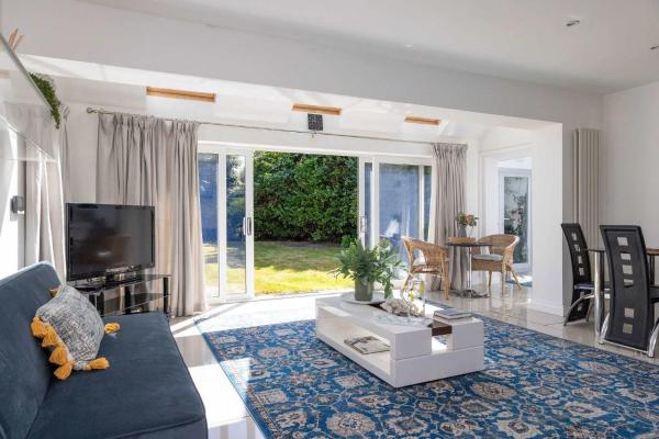 West Wittering Beach House Garden & Parking - Emsworth