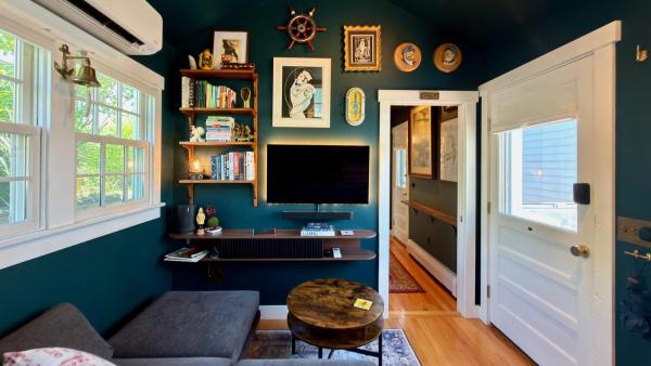 Helltown Hideaway - Private Patio, Free Parking - Provincetown, MA