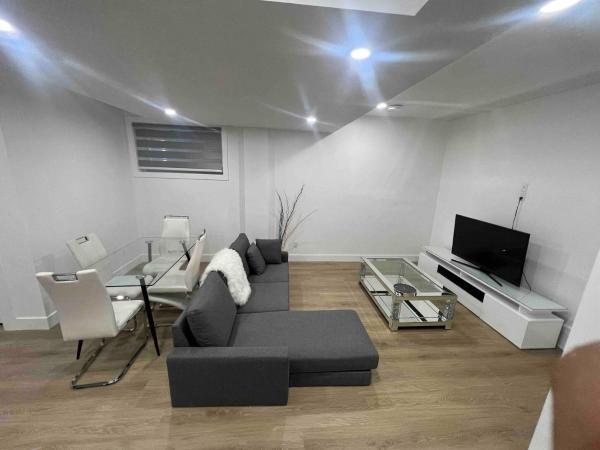 Magnificent Brand New Luxurious Basement 2br, Nw - Edmonton, Canada