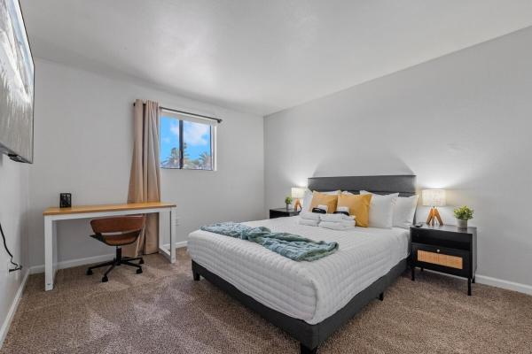 Explore Mesa From This Modern Retreat - Mesa, AZ