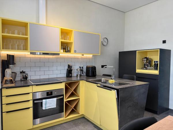 Oak & Yellow Luxus Suite - 2 City Apartments - 50kw Dc - Bad Hersfeld