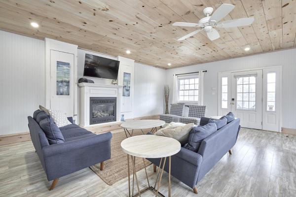 4br Honey Harbour Cottage | Hot Tub & Fire Pit - Muskoka District Municipality