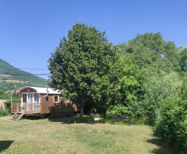 Roulotte Tout Confort Au Pied Des Montagnes - Hautes-Alpes