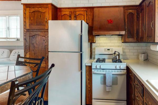 Ground-floor Duplex With Wifi & W/d - Walk To River And Downtown - Sandy Point Beach, ME