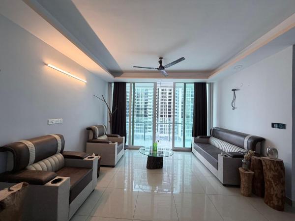 The Lake View Timber House - Hyderabad