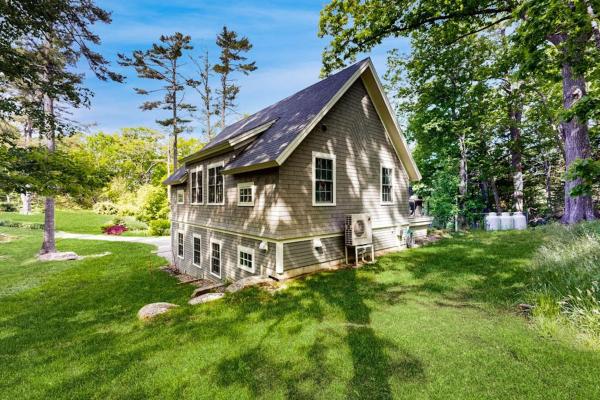 Brand New Guest Apartment With Furnished Deck, Fast Wifi, Dock, & Water Views - Boothbay, ME