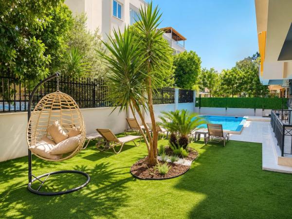Berm Suites - Lara Beach