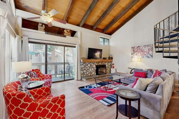 Beautiful Condo With Private Beach Access Shared Pools & Hot Tubs - South Lake Tahoe, CA