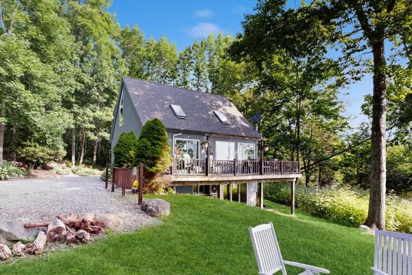 Oceanfront Snowbird-friendly Home On The Beach With Washer/dryer & Fireplace - Camden, ME