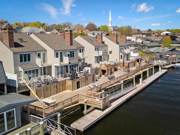Bay View On Camden Harbor Condo 2br, 2 Baths, Ac, Fireplace - Camden, ME