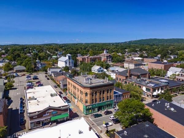 Rockland Central Over Main, Downtown Living - Vinalhaven, ME