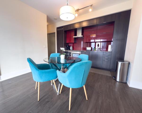 Central City Suites With Free Parking - Toronto