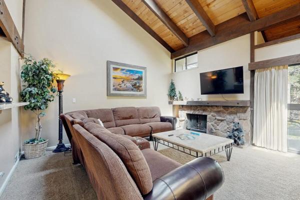 Resort Townhome With Private Beach Access & Lakefront Pool - South Lake Tahoe, CA