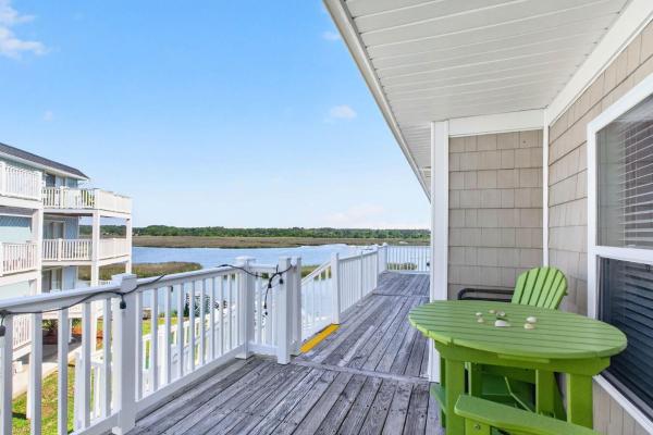 Salt & Sound, Top Floor Water Views, Walk To Beach - Ocean Isle Beach, NC