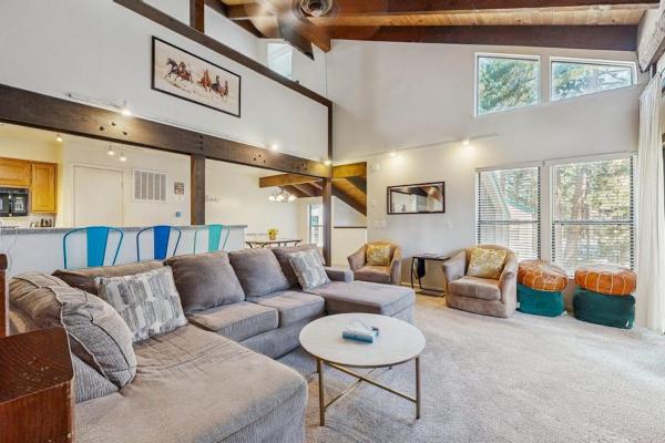 Modern Home With Pool Hot Tub & Free Wifi - Near The Lake & Ski Lifts - South Lake Tahoe, CA