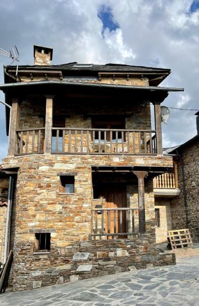La Casa Del Lombillo Encantadora Casa Rural En Lombillo De Los Barrios - Molinaseca