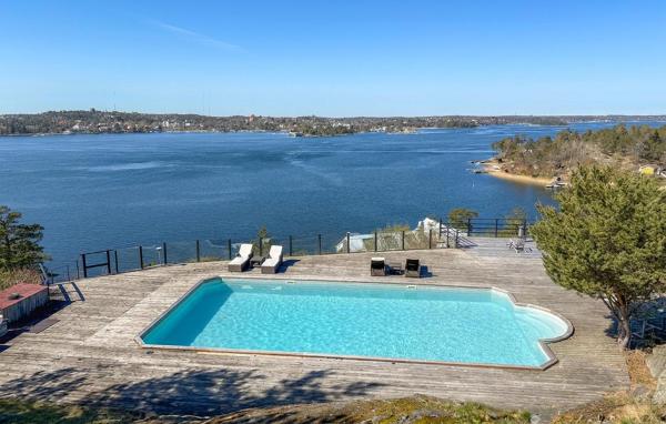 Lovely Home In Saltsjöbaden With Sauna - Nacka