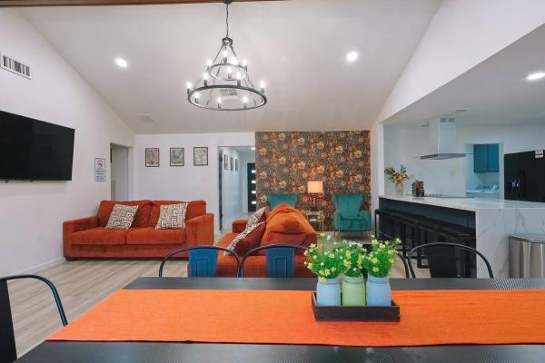 Sleep 16+ Pool +Theater + Game Room + Bar - 