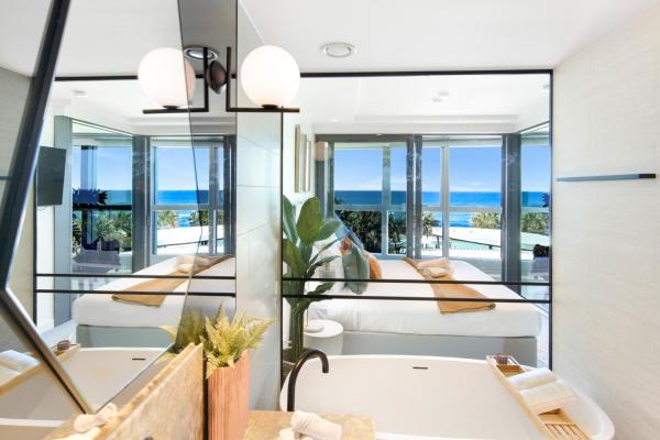 Champagne Oceanview Suite- The Langham- Wparking - Broadbeach
