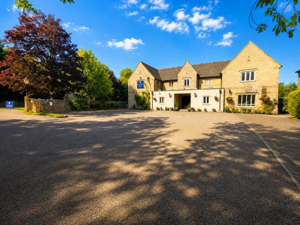 The Churchill Court - Oxfordshire