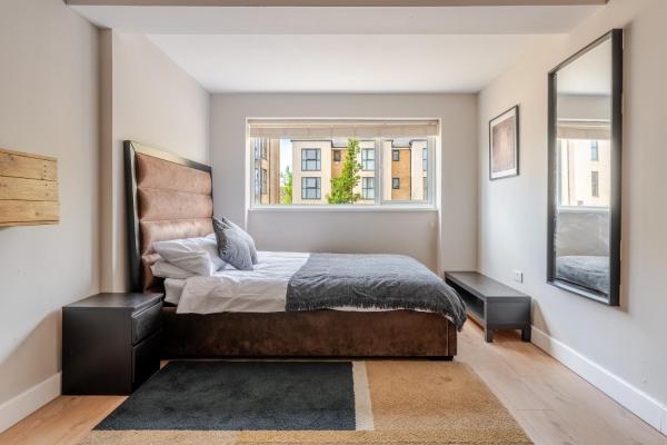 Delightful 5 Bedroom Contractor & Family Home, Bristol - Bristol
