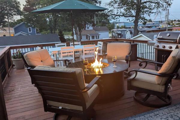 Modern, Charming, Family Retreat. Great Location - Muskegon, MI