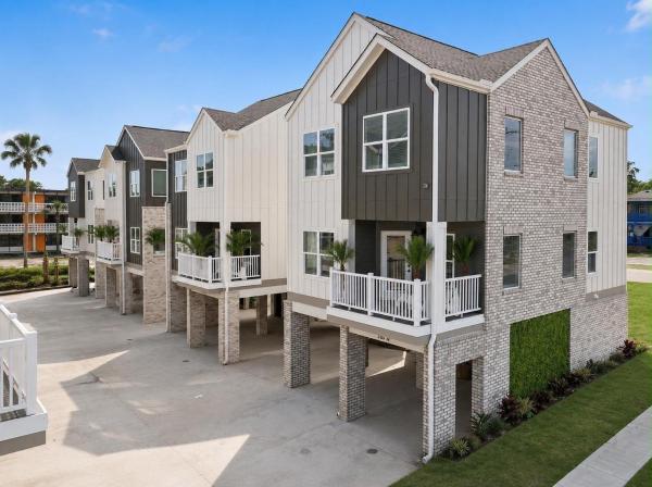 Beachwalk Club | Steps To Beach | Sleeps 16 | Pets - Myrtle Beach, SC